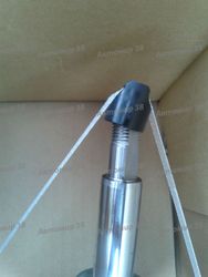 333455 KYB Стойка газомасляная передняя правая