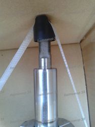 334360 KYB Стойка газомасляная передняя правая