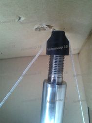 339023 KYB Стойка газомасляная передняя правая